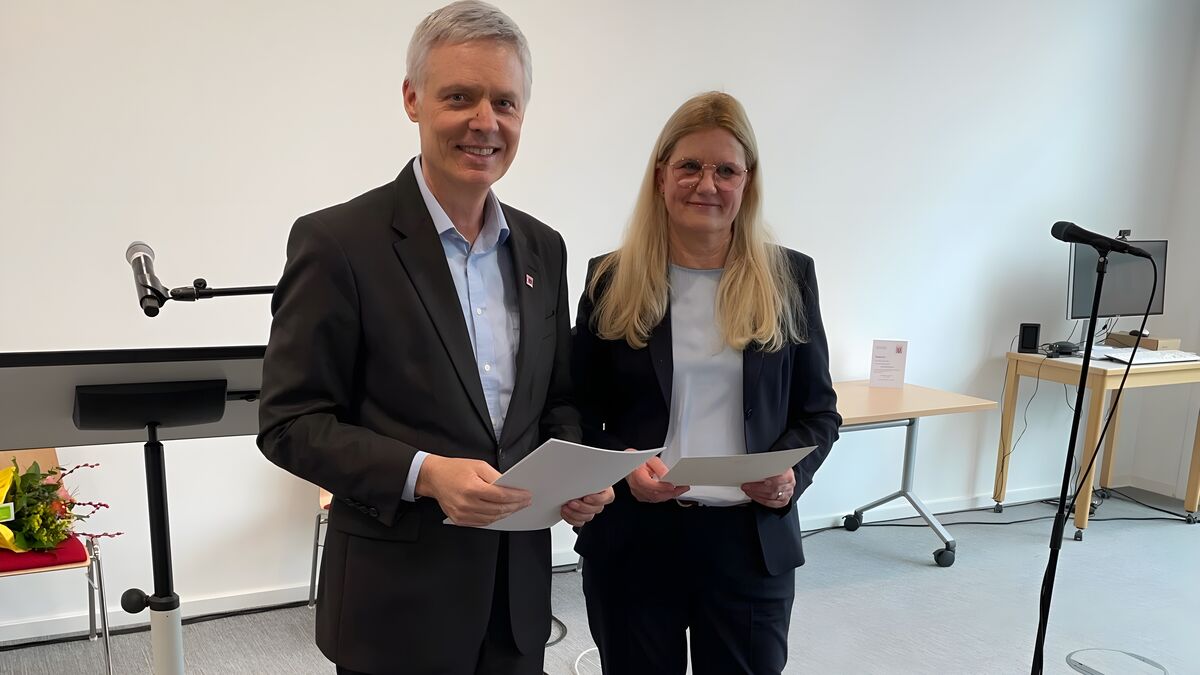 Kultusstaatssekretär Lösel gratuliert Beate Maria Rebstock zur neuen ...